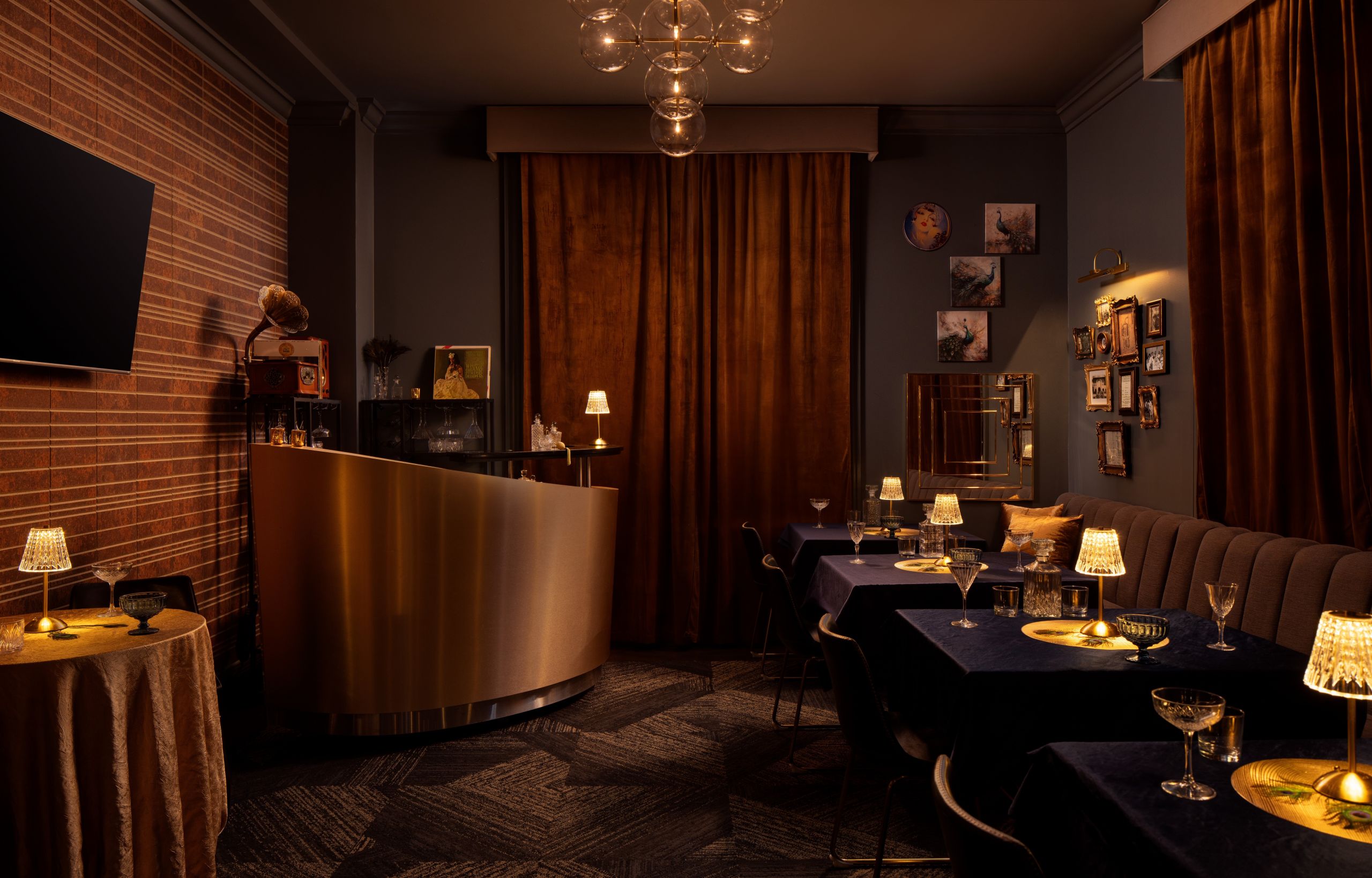 Room 27 Speakeasy | Bars in Dunedin |Fenway Hotel